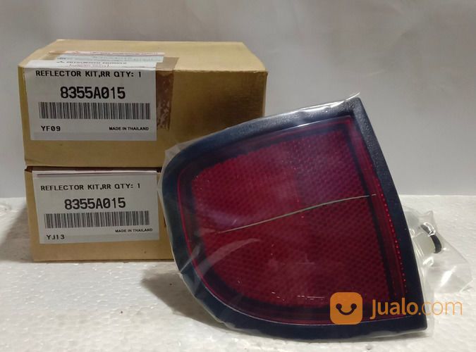 Reflektor Bumper Belakang Kiri 8355A015 Mitsubishi Triton di Kota ...