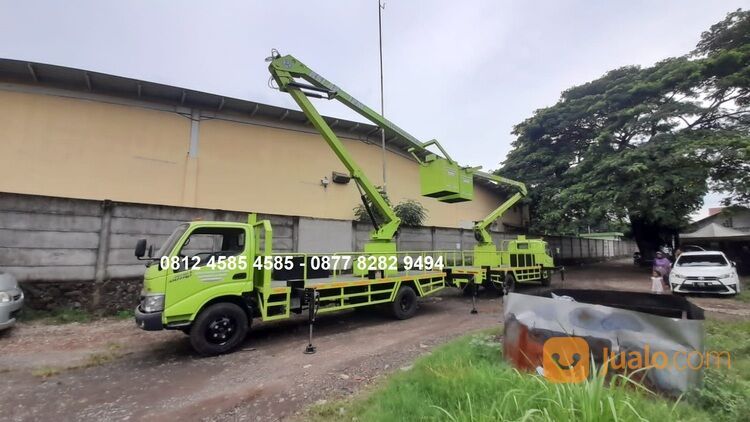 Truk Skylift Pembersih Gedung Perawatan Gedung Dinas PJU Perbaikan Lampu Jalan di Kab. Bekasi ...